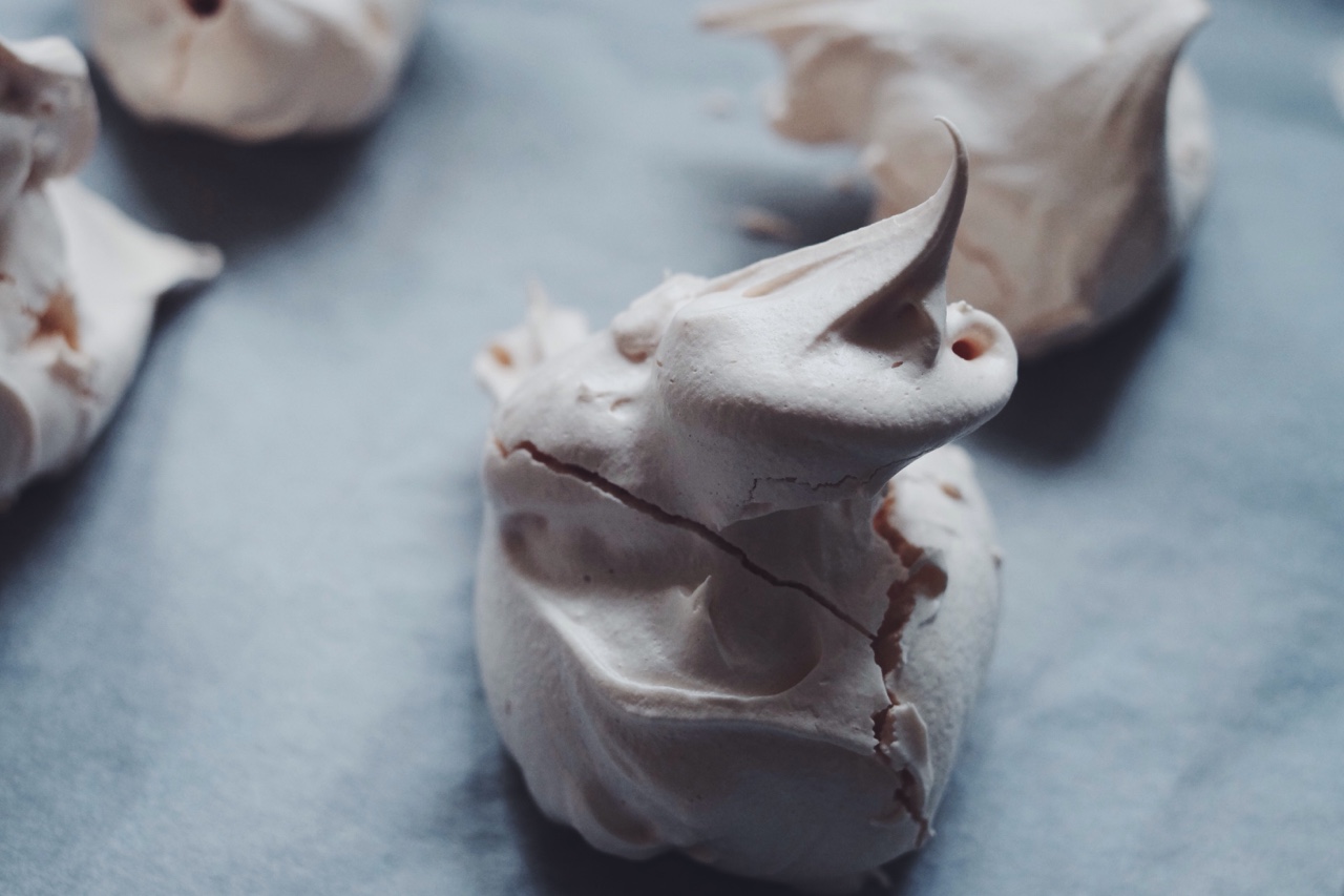 Recipe: Golden meringues